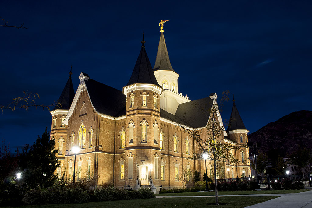 Provo City Center Temple at Night | K. Bradley Washburn Art & Design